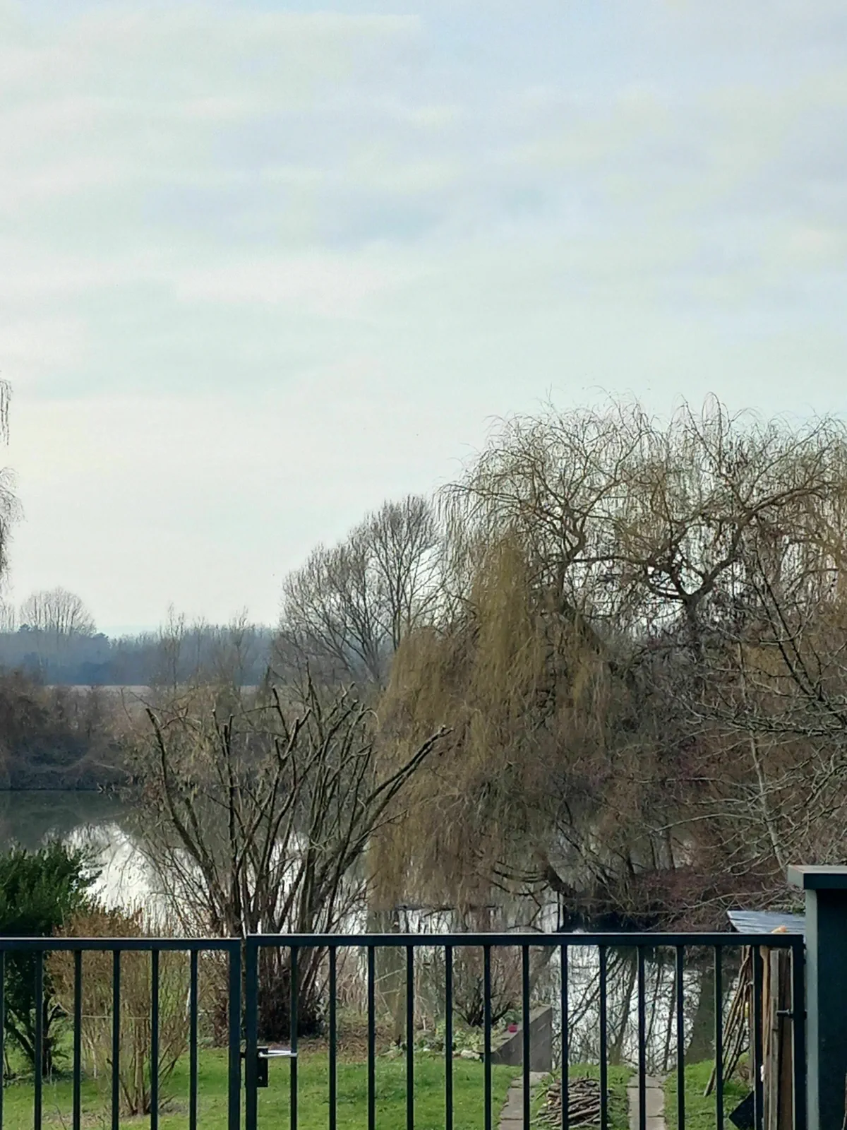 Connelles aux Andelys le long de la Seine à Vélo