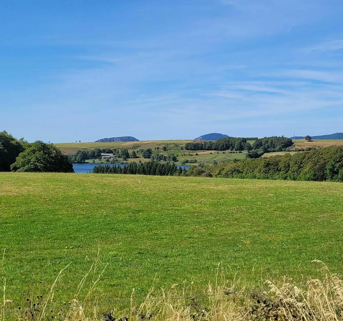 Grand tour du lac de Saint-Front par Le Bouchet Haut