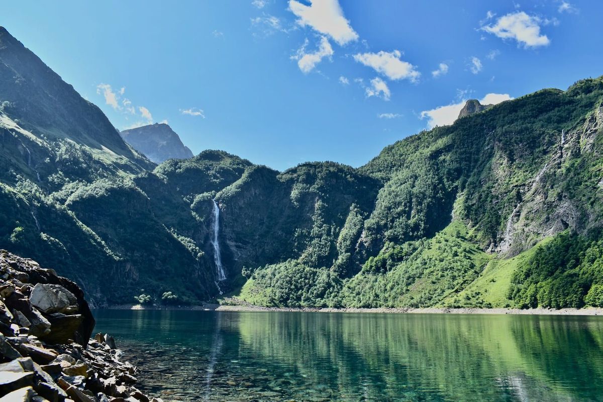 Randonnée au lac d’Oô : nos 5 itinéraires préférés
