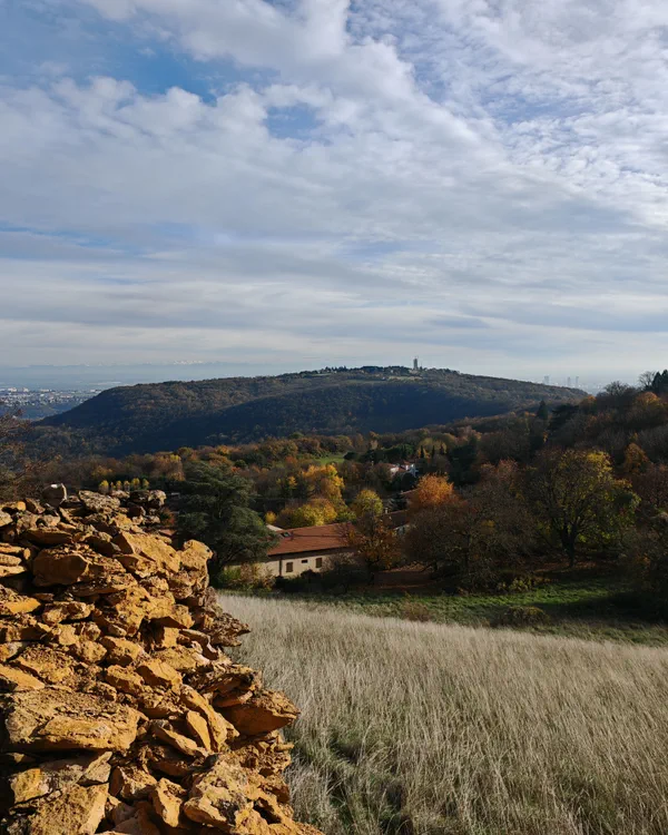 Mont Thou et ses cabornes, vestiges du passé