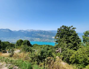 Vues sur le lac d'Annecy depuis le col de la Forclaz