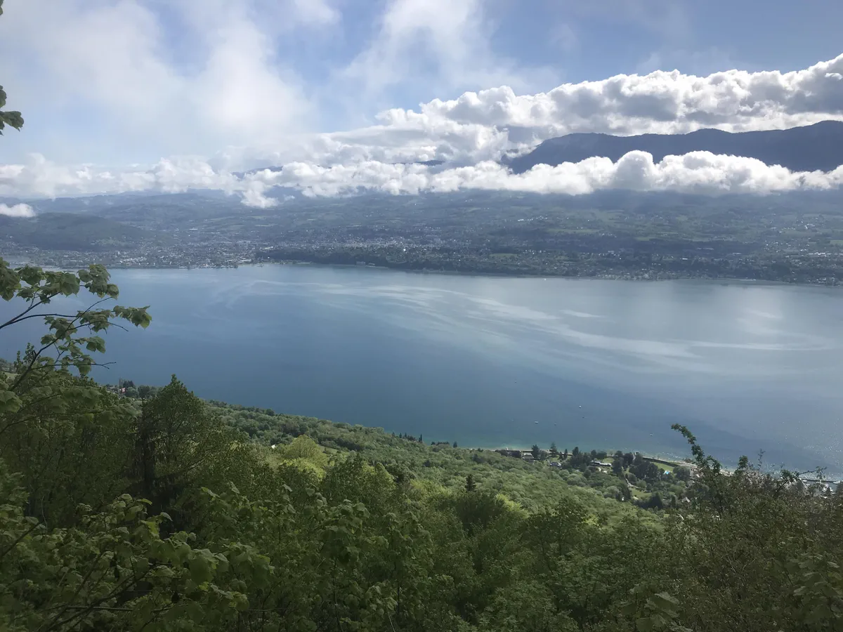 Een vleugje elders en een extravagant uitzicht op het meer van Bourget
