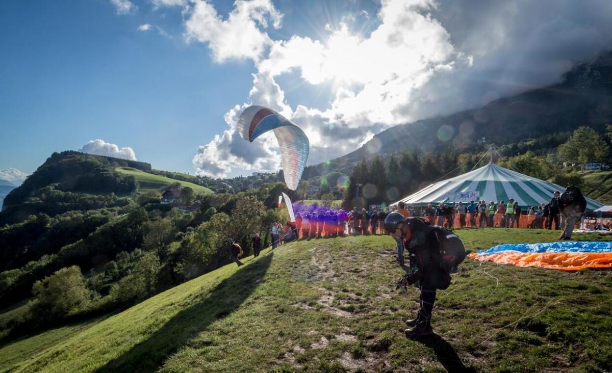 Boucle des Dioux et joli balai des parapentes