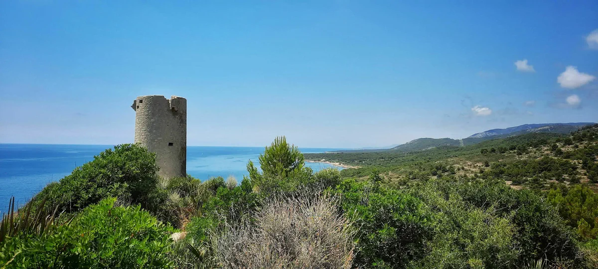 Benicarló-Peñíscola y La tour Badum