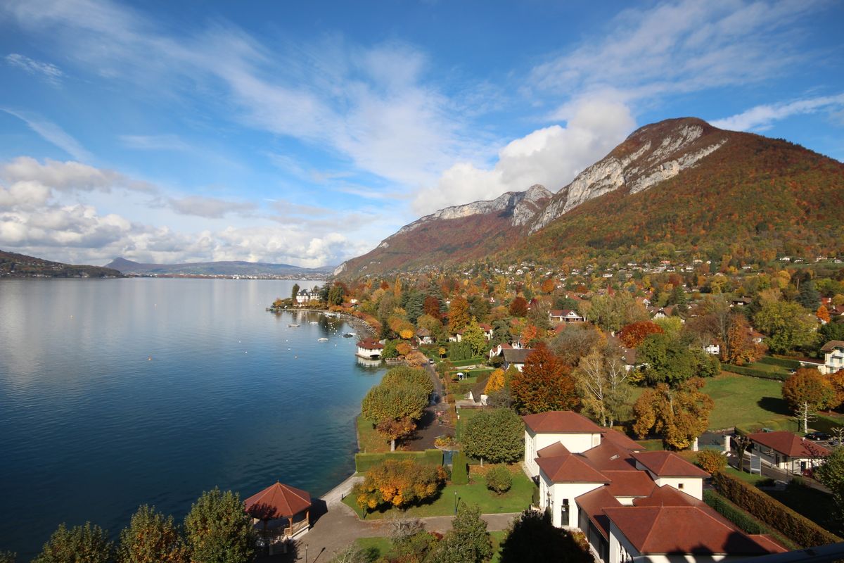 Sur les bords du Lac d'Annecy entre Talloires et le Bout du lac